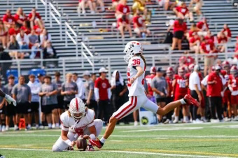 Raider football welcomes their first female player – Beacon