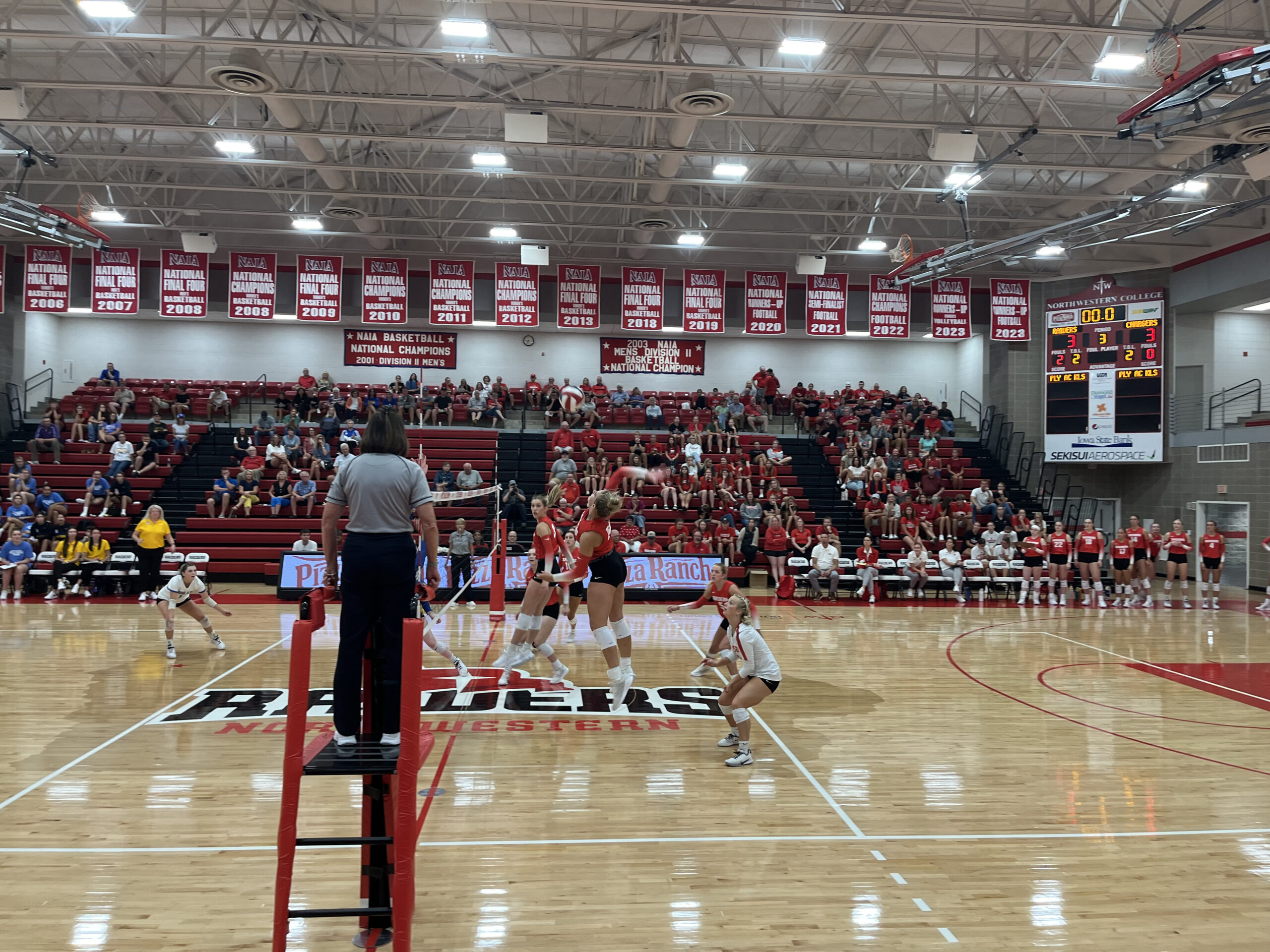 Volleyball ranks first in preseason poll – Beacon